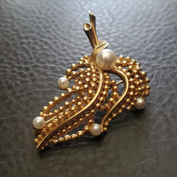 Lisner Jewelry | Jewelry | Vtg Lisner Brooch | Poshmark